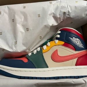 Nike | Shoes | Nike Air Jordan Retro Mid Se Wmns Multicolor 222 Never ...